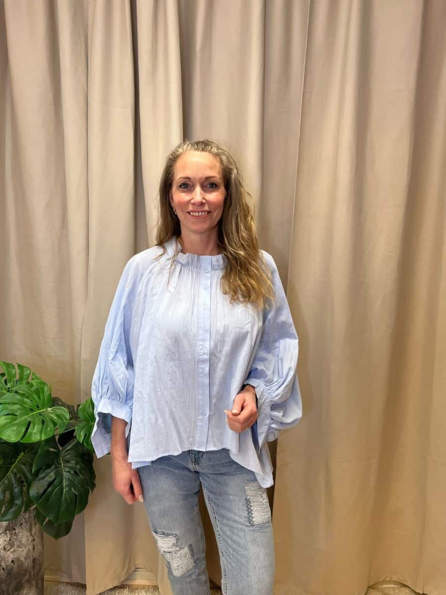 Boho Love Skjorte - Lyseblå ♥ Shop lækre Boho Love styles online