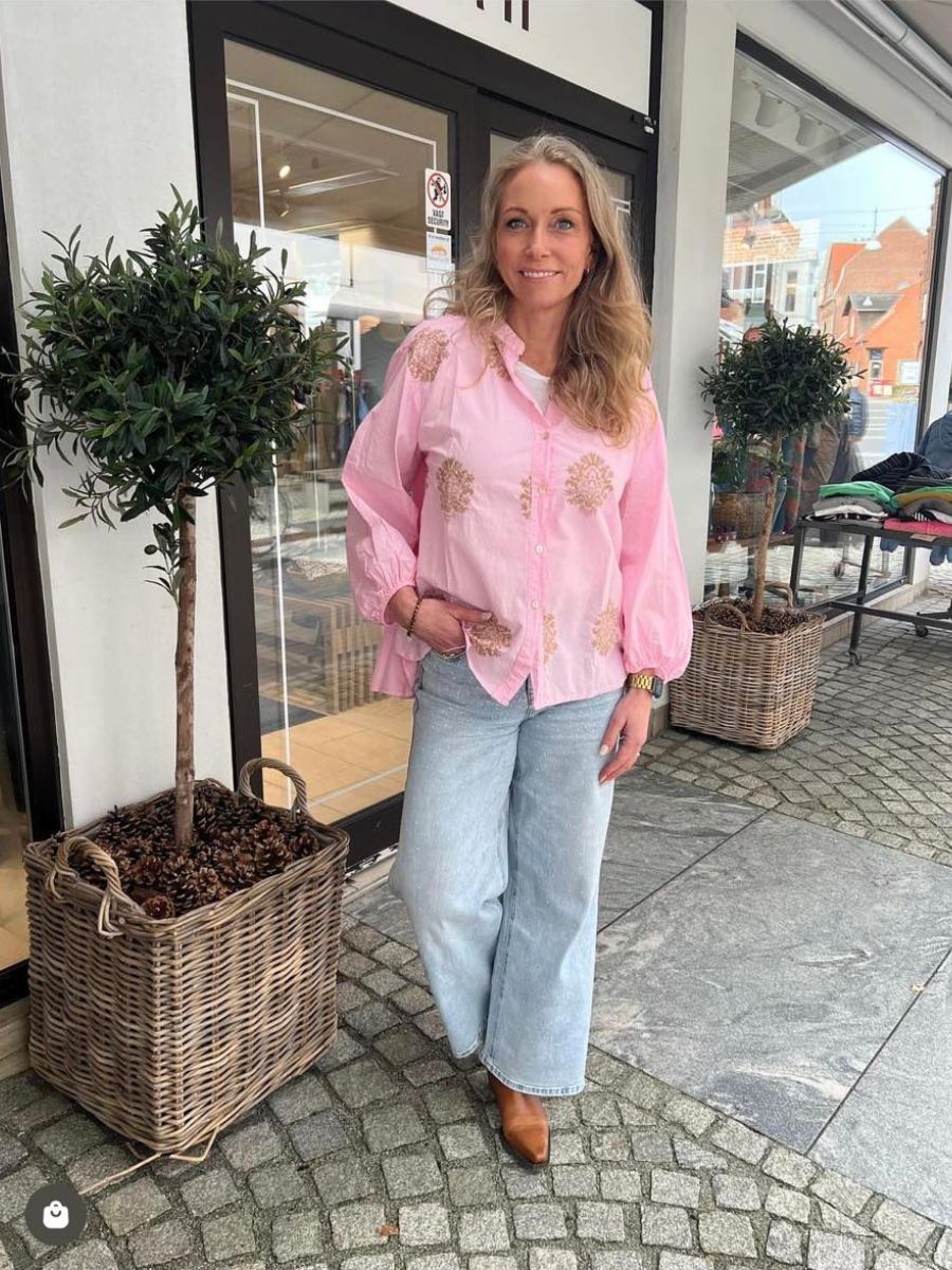 Boho Love skjorte med guldblad ♥ Shop lækre nyheder online her ♥