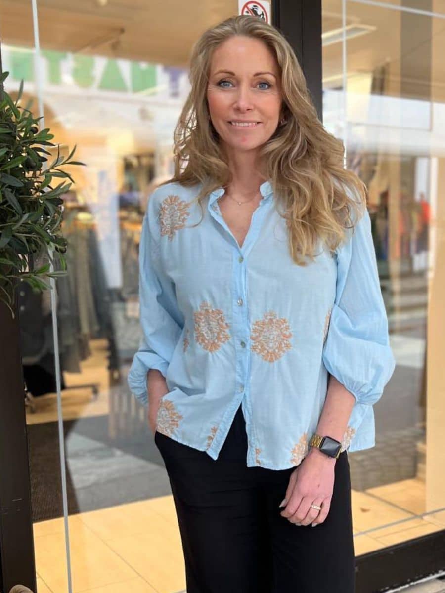 Boho Love skjorte med guldblad - Lyseblå Unik Stil" Frølund
